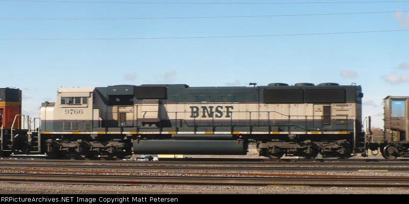 BNSF 9766